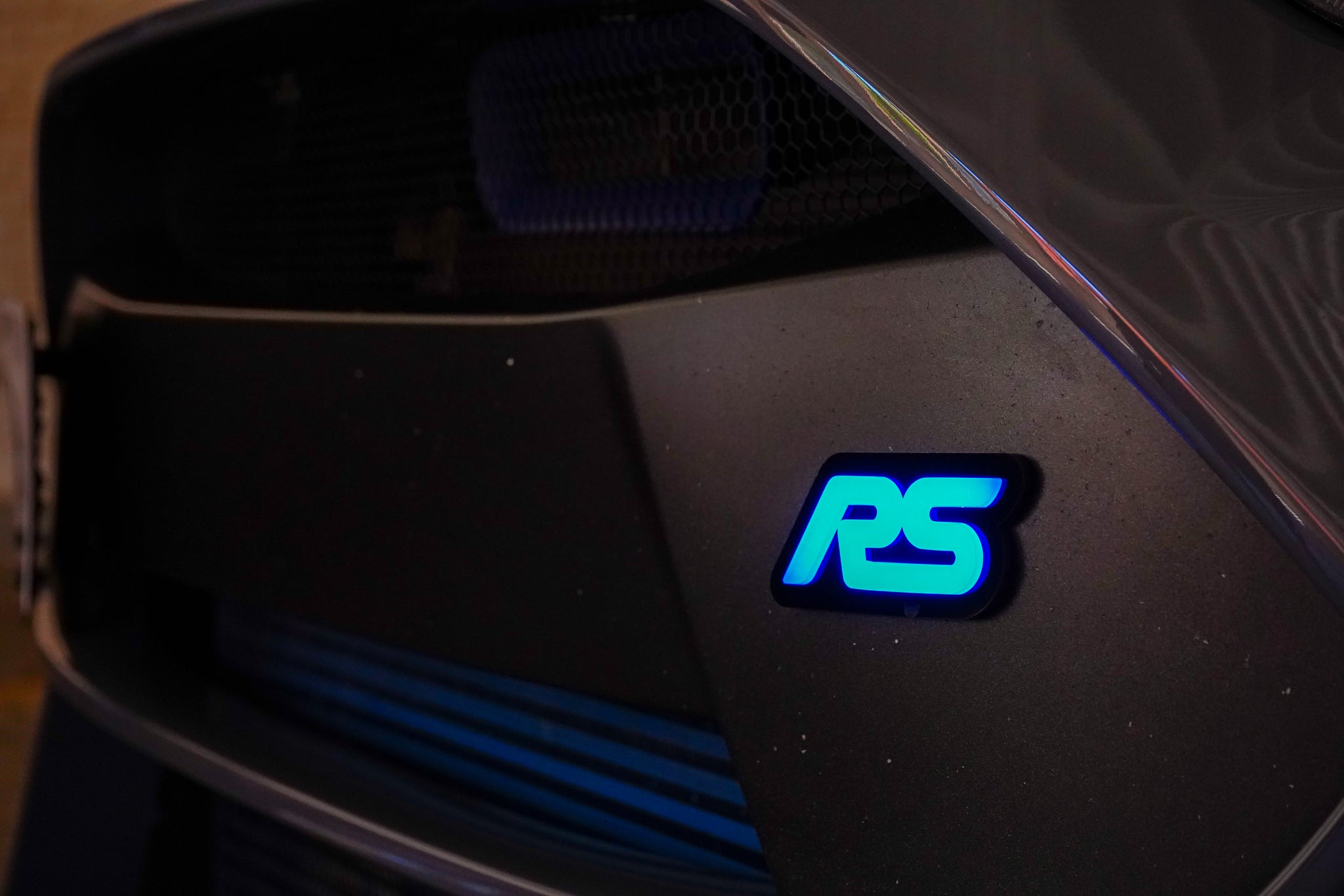 Lit Logos RS Grill Badge | 2015-2018 Focus RS